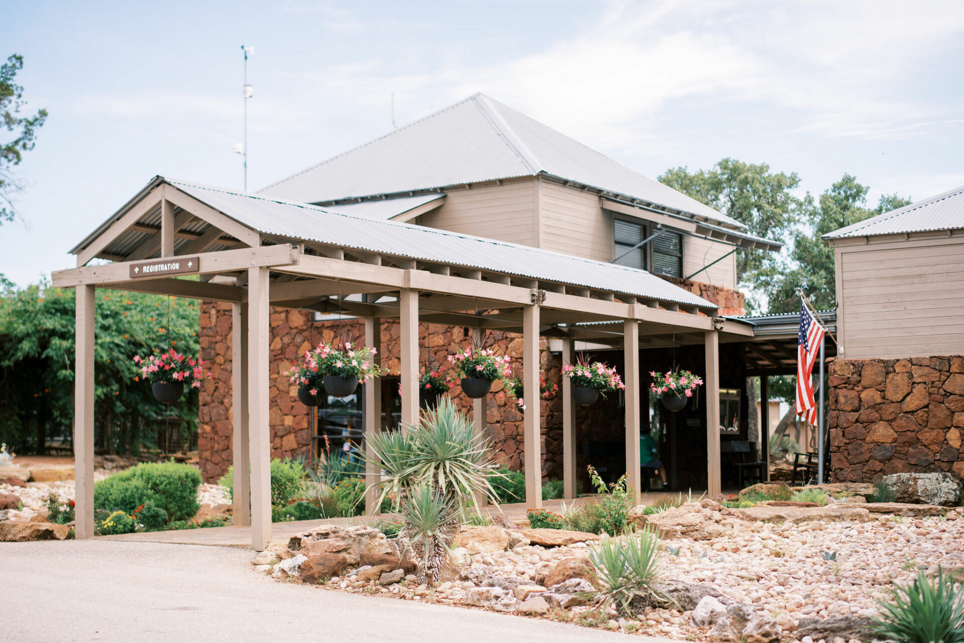 LOG COUNTRY COVE ON LAKE LBJ - The Highland Lakes of Burnet County Texas