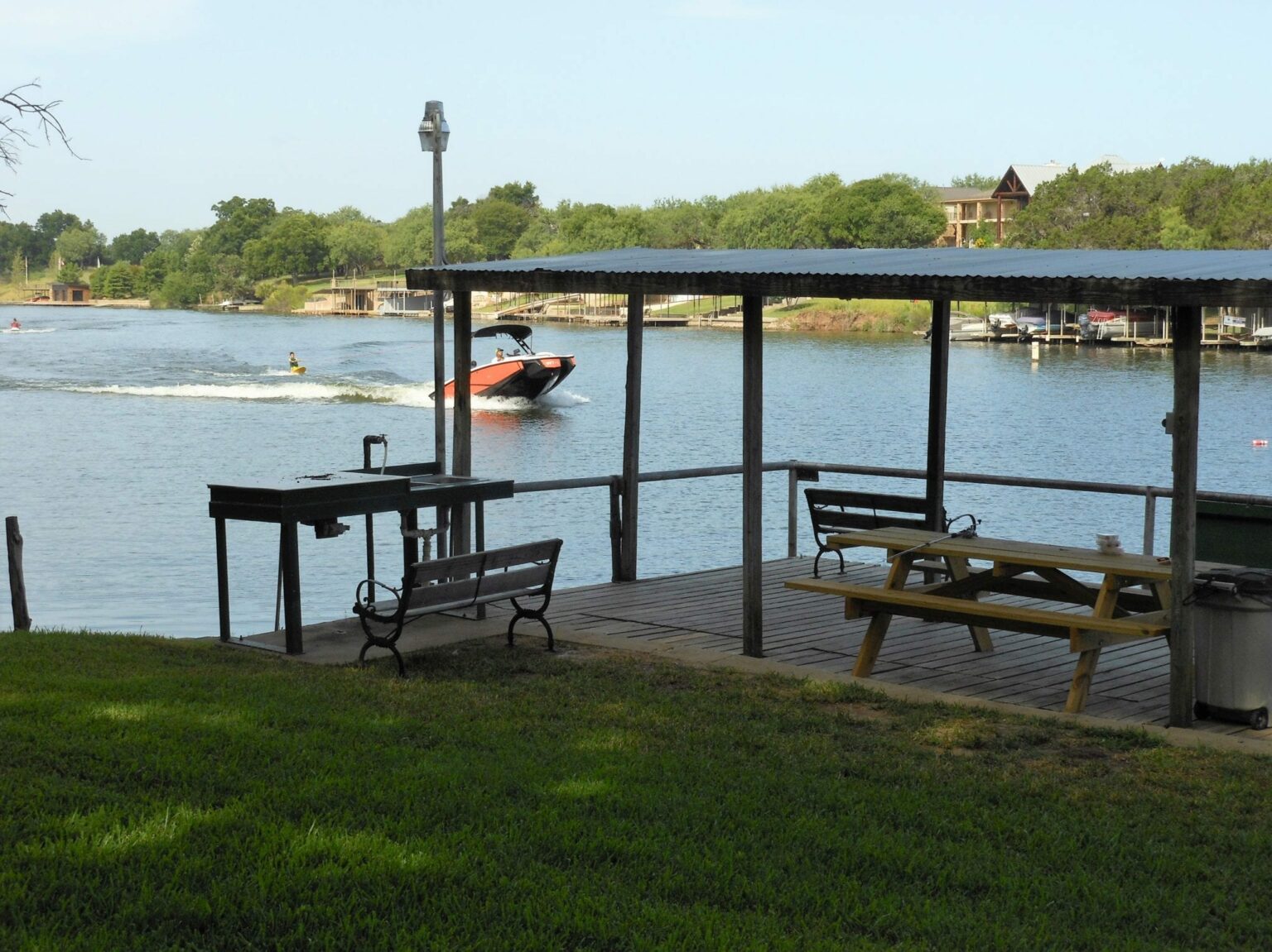 LOG COUNTRY COVE ON LAKE LBJ - The Highland Lakes of Burnet County Texas